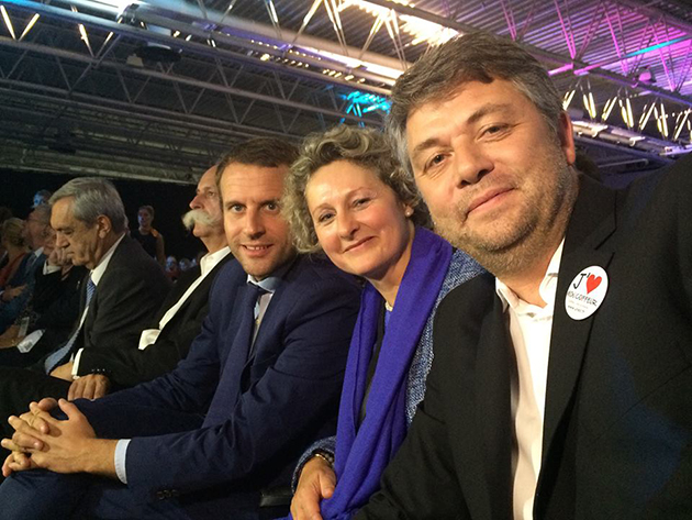 Emmanuel Macron vient se faire tailler la barbe sur le Mondial Coiffure ...